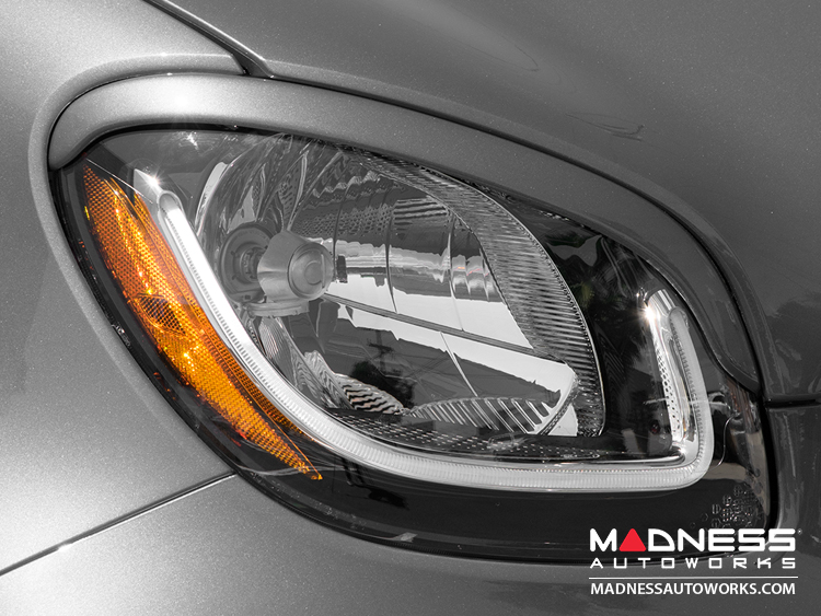 smart fortwo Eyebrows/ Headlight Trim - 453 model - Cool Silver, 4534013