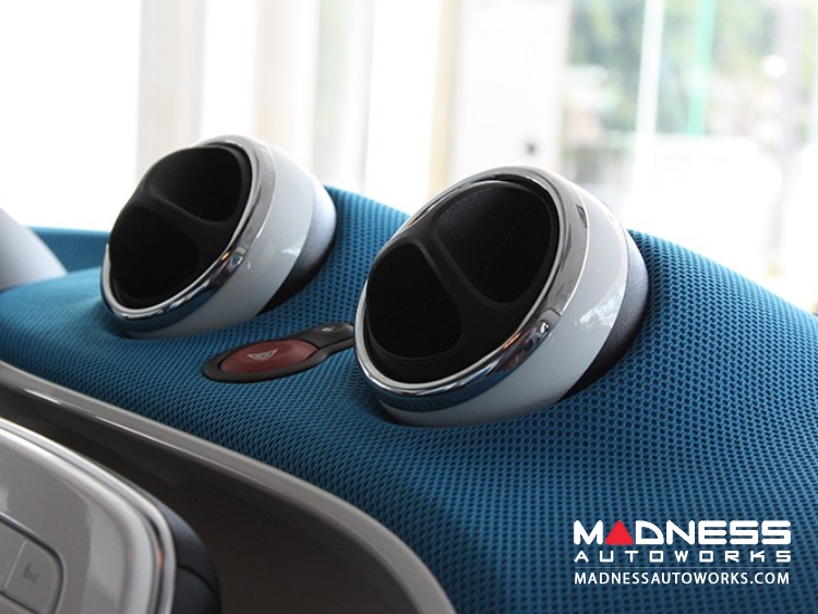 smart fortwo Ventilation Chrome Trim Ring Kit - 453 model, 4530102