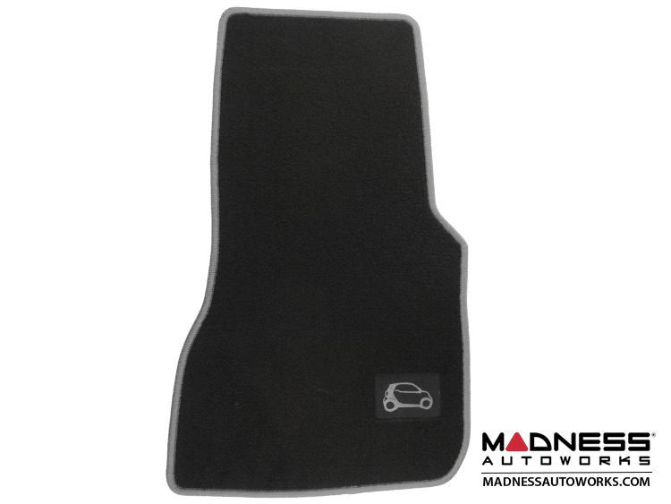smart fortwo Floor Mats - 453 model - Carpet with Silver Binding ...